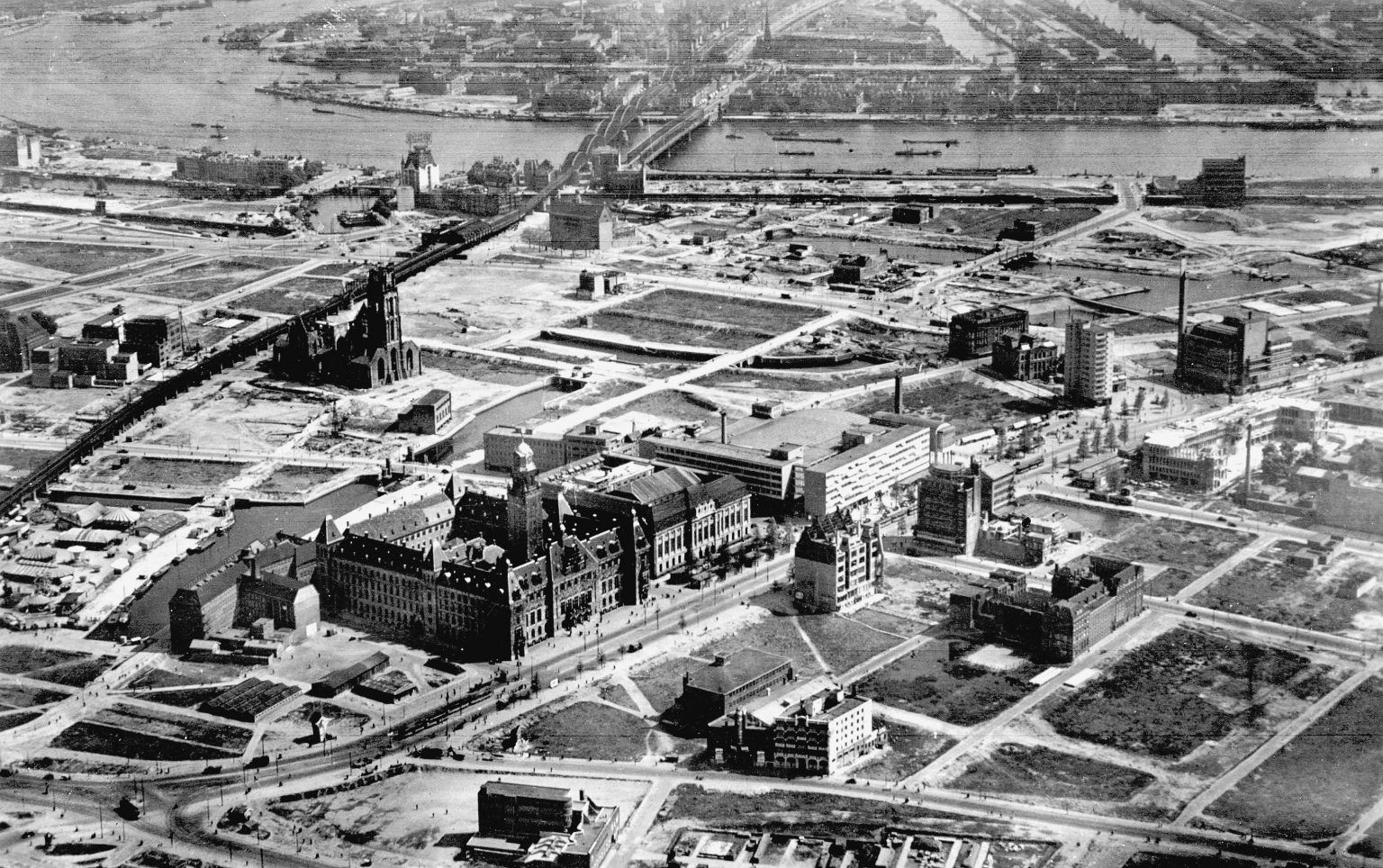 Rotterdam: A Historical Perspective for the Future - PORTUS