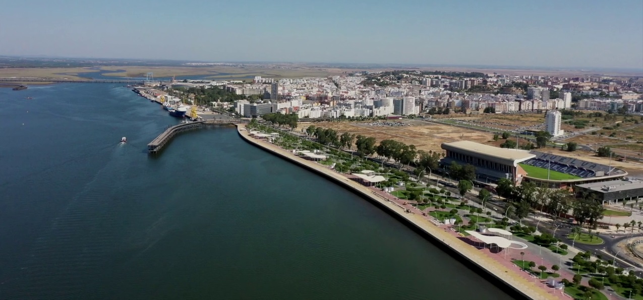 Waterfront and Umland. Port City Relations in Huelva - PORTUS